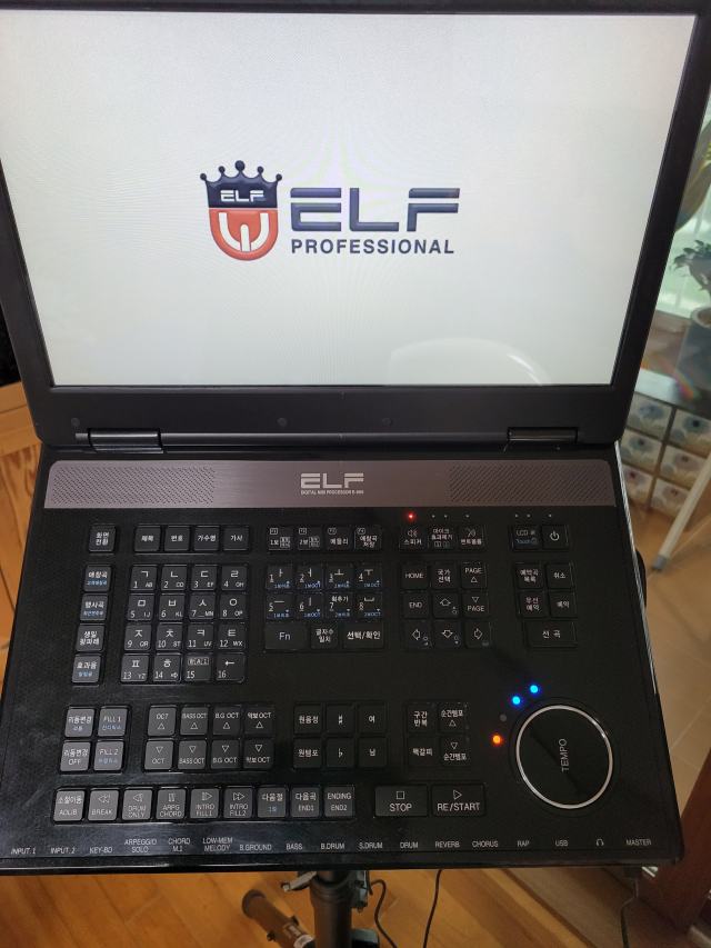 중고장터 > 중고악기장터 > 엘프반주기 909 ELF E-909 찬송가 포함 판매합니다